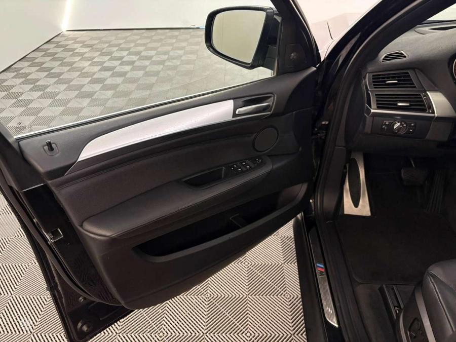 Melns BMW X5 2012 Marijampole, ar dzinēja tilpumu 3.00 L un nobraukumu 262 tūkst. km par 12999 €, foto 20 vietnē AUTOMOTO.COM.LV