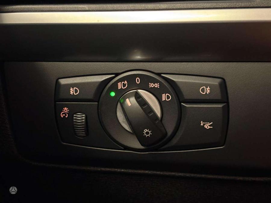 Melns BMW X5 2012 Marijampole, ar dzinēja tilpumu 3.00 L un nobraukumu 262 tūkst. km par 12999 €, foto 22 vietnē AUTOMOTO.COM.LV