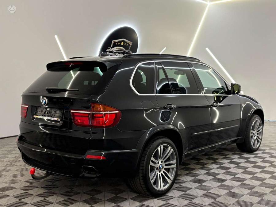 Melns BMW X5 2012 Marijampole, ar dzinēja tilpumu 3.00 L un nobraukumu 262 tūkst. km par 12999 €, foto 23 vietnē AUTOMOTO.COM.LV
