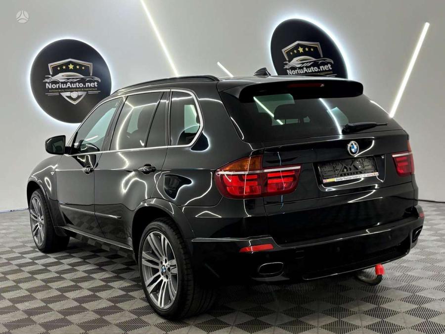 Melns BMW X5 2012 Marijampole, ar dzinēja tilpumu 3.00 L un nobraukumu 262 tūkst. km par 12999 €, foto 28 vietnē AUTOMOTO.COM.LV