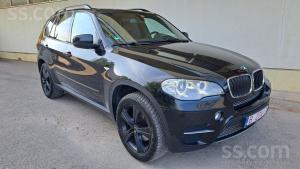 Melns BMW X5 2012 Ogre, ar dzinēja tilpumu 3.00 L un nobraukumu 220 tūkst. km par 11500 €, foto  vietnē AUTOMOTO.COM.LV