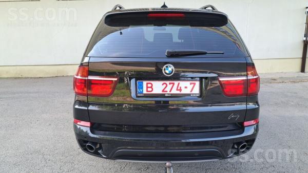 Black BMW X5 2012 in Ogre, with an engine capacity of 3.00 L and mileage of 220 thousand km for 11500 €, photo 7 on AUTOMOTO.COM.LV