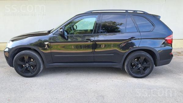 Black BMW X5 2012 in Ogre, with an engine capacity of 3.00 L and mileage of 220 thousand km for 11500 €, photo 8 on AUTOMOTO.COM.LV