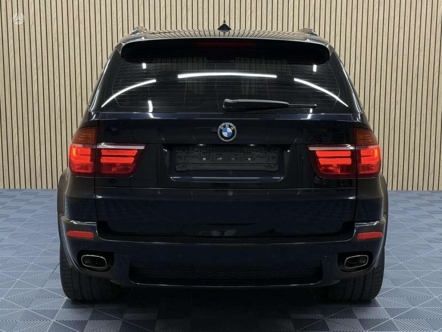 Black BMW X5 2012 in Marijampole, with an engine capacity of 2.99 L and mileage of 285 thousand km for 11700 €, photo 8 on AUTOMOTO.COM.LV