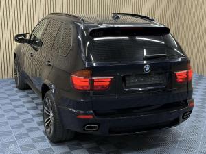 Black BMW X5 2012 in Marijampole, with an engine capacity of 2.99 L and mileage of 285 thousand km for 11700 €, photo 12 on AUTOMOTO.COM.LV