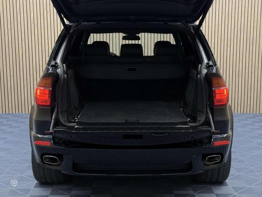 Black BMW X5 2012 in Marijampole, with an engine capacity of 2.99 L and mileage of 285 thousand km for 11700 €, photo 15 on AUTOMOTO.COM.LV