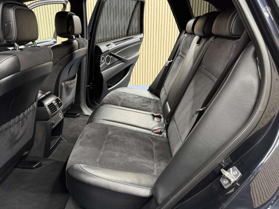 Black BMW X5 2012 in Marijampole, with an engine capacity of 2.99 L and mileage of 285 thousand km for 11700 €, photo 19 on AUTOMOTO.COM.LV