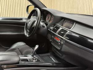 Black BMW X5 2012 in Marijampole, with an engine capacity of 2.99 L and mileage of 285 thousand km for 11700 €, photo 21 on AUTOMOTO.COM.LV