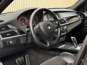 Black BMW X5 2012 in Marijampole, with an engine capacity of 2.99 L and mileage of 285 thousand km for 11700 €, photo 23 on AUTOMOTO.COM.LV