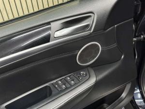 Black BMW X5 2012 in Marijampole, with an engine capacity of 2.99 L and mileage of 285 thousand km for 11700 €, photo 24 on AUTOMOTO.COM.LV