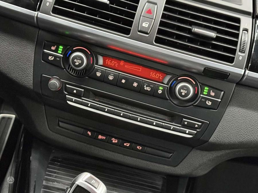 Black BMW X5 2012 in Marijampole, with an engine capacity of 2.99 L and mileage of 285 thousand km for 11700 €, photo 31 on AUTOMOTO.COM.LV