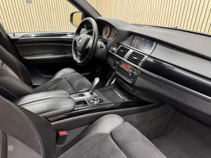 Black BMW X5 2012 in Marijampole, with an engine capacity of 2.99 L and mileage of 285 thousand km for 11700 €, photo 33 on AUTOMOTO.COM.LV
