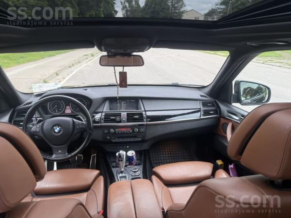 Black BMW X5 2012 in Riga, with an engine capacity of 3.00 L and mileage of 303 thousand km for 13500 €, photo 9 on AUTOMOTO.COM.LV