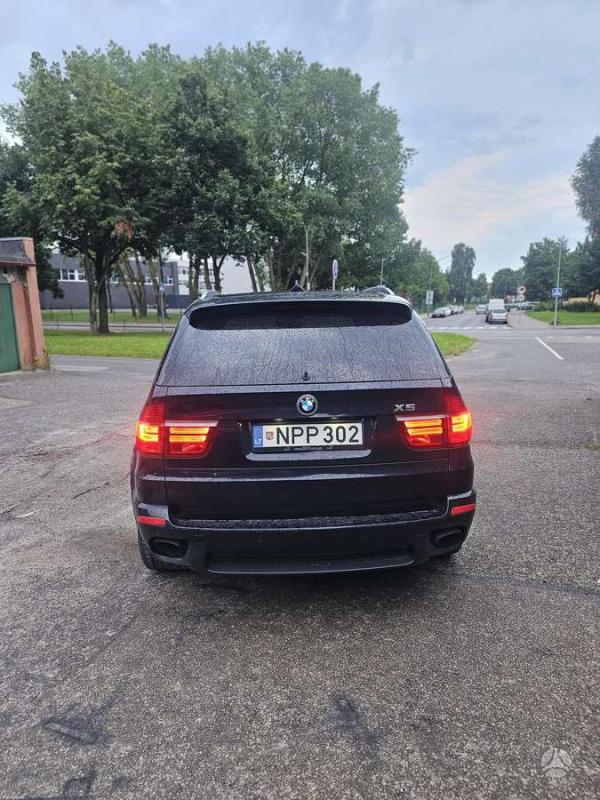 Melns BMW X5 2012 Klaipėda, ar dzinēja tilpumu 4.40 L un nobraukumu 180 tūkst. km par 8500 €, foto 7 vietnē AUTOMOTO.COM.LV