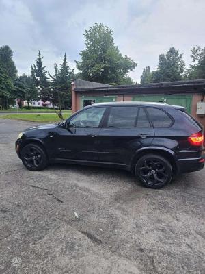 Black BMW X5 2012 in Klaipeda, with an engine capacity of 4.40 L and mileage of 180 thousand km for 8500 €, photo 9 on AUTOMOTO.COM.LV