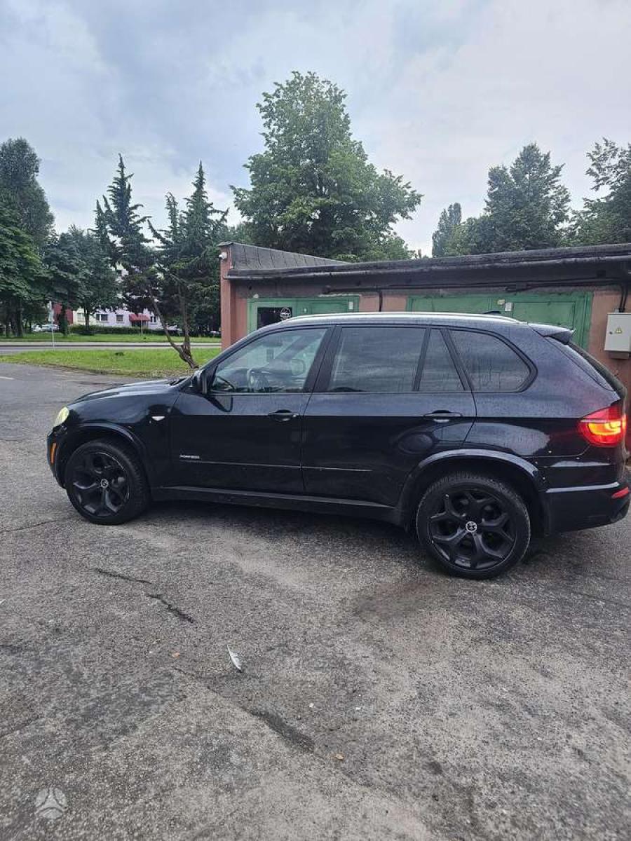 Black BMW X5 2012 in Klaipeda, with an engine capacity of 4.40 L and mileage of 180 thousand km for 8500 €, photo 9 on AUTOMOTO.COM.LV