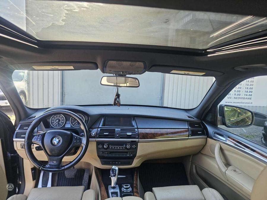 Black BMW X5 2012 in Klaipeda, with an engine capacity of 4.40 L and mileage of 180 thousand km for 8500 €, photo 15 on AUTOMOTO.COM.LV
