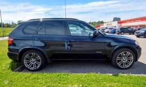 Black BMW X5 2012 in Vilnius, with an engine capacity of 2.99 L and mileage of 269 thousand km for 11850 €, photo 12 on AUTOMOTO.COM.LV