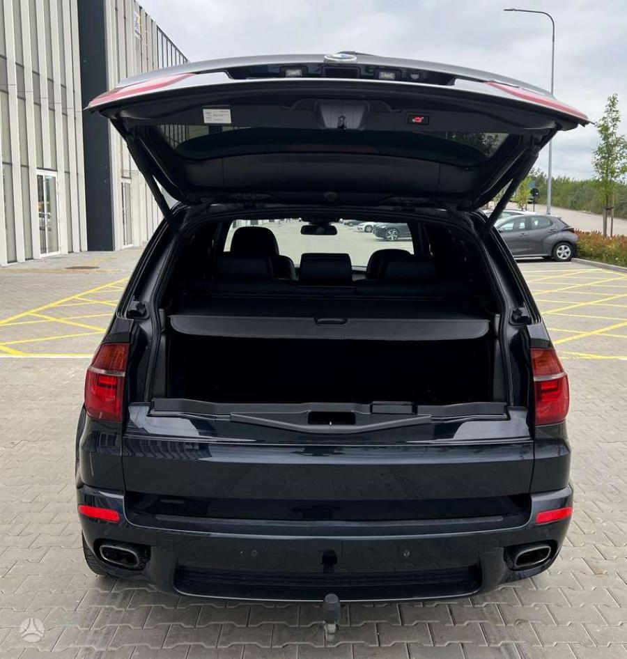 Black BMW X5 2012 in Vilnius, with an engine capacity of 2.99 L and mileage of 269 thousand km for 11850 €, photo 14 on AUTOMOTO.COM.LV