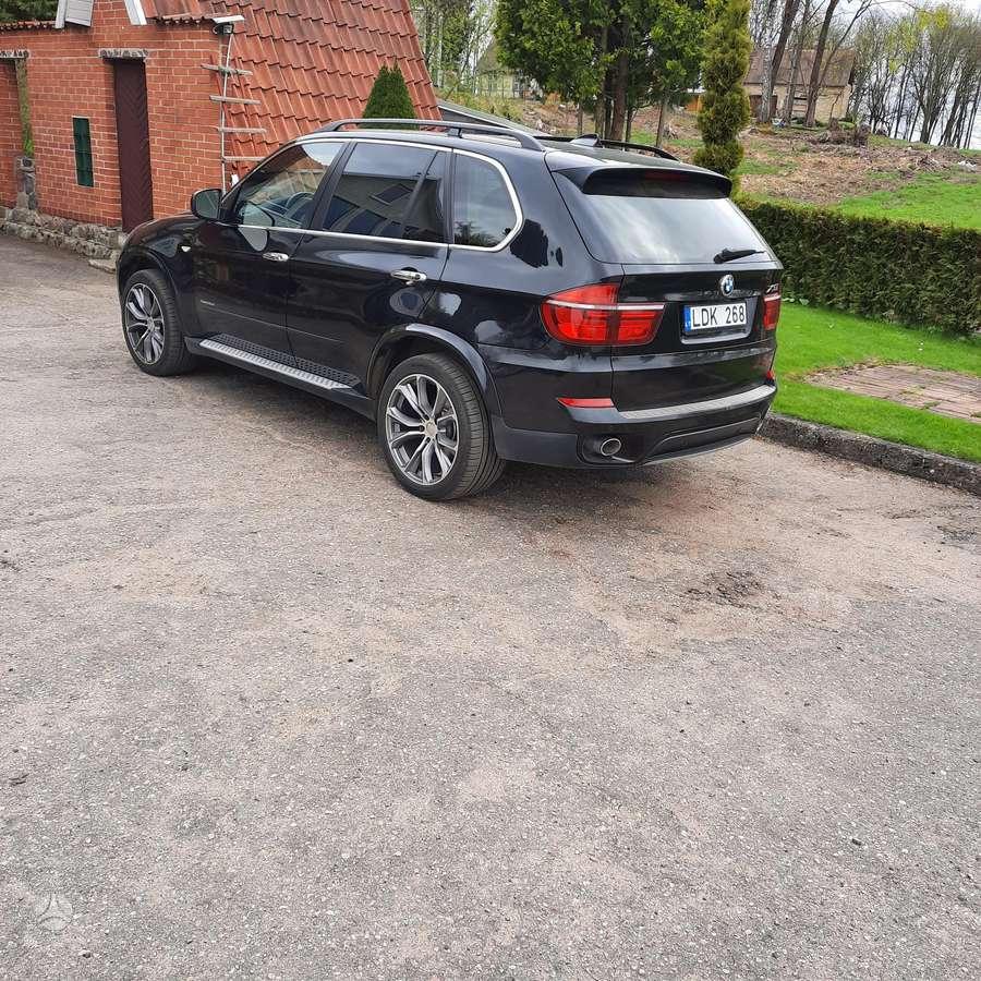Melns BMW X5 2012 Alīta, ar dzinēja tilpumu 3.00 L un nobraukumu 186 tūkst. km par 11200 €, foto 4 vietnē AUTOMOTO.COM.LV