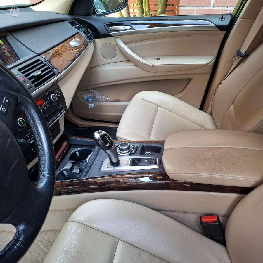 Melns BMW X5 2012 Alīta, ar dzinēja tilpumu 3.00 L un nobraukumu 186 tūkst. km par 11200 €, foto 7 vietnē AUTOMOTO.COM.LV