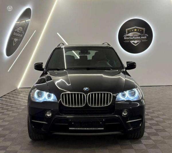 Black BMW X5 2012 in Marijampole, with an engine capacity of 2.99 L and mileage of 237 thousand km for 12999 €, photo 8 on AUTOMOTO.COM.LV