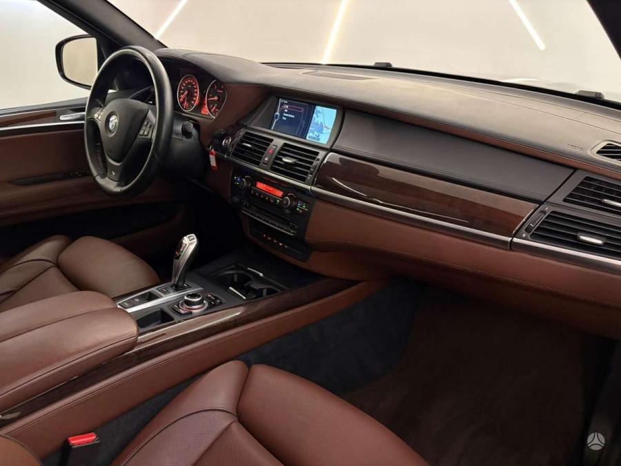 Melns BMW X5 2012 Marijampole, ar dzinēja tilpumu 2.99 L un nobraukumu 237 tūkst. km par 12999 €, foto 13 vietnē AUTOMOTO.COM.LV