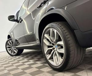 Melns BMW X5 2012 Marijampole, ar dzinēja tilpumu 2.99 L un nobraukumu 237 tūkst. km par 12999 €, foto 19 vietnē AUTOMOTO.COM.LV