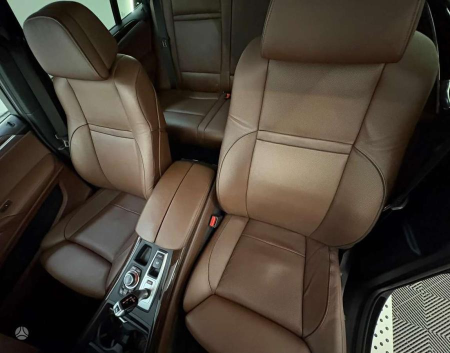 Melns BMW X5 2012 Marijampole, ar dzinēja tilpumu 2.99 L un nobraukumu 237 tūkst. km par 12999 €, foto 28 vietnē AUTOMOTO.COM.LV