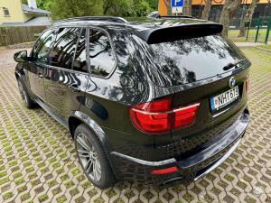 Black BMW X5 2012 in Kaunas, with an engine capacity of 2.98 L and mileage of 260 thousand km for 9500 €, photo 4 on AUTOMOTO.COM.LV