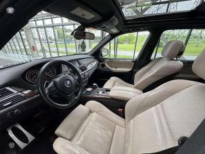 Black BMW X5 2012 in Kaunas, with an engine capacity of 2.98 L and mileage of 260 thousand km for 9500 €, photo 6 on AUTOMOTO.COM.LV