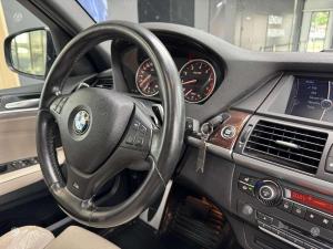 Black BMW X5 2012 in Kaunas, with an engine capacity of 2.98 L and mileage of 260 thousand km for 9500 €, photo 11 on AUTOMOTO.COM.LV