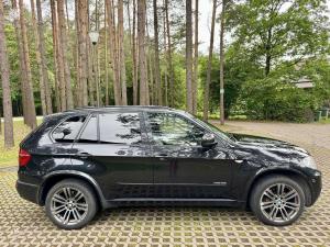 Black BMW X5 2012 in Kaunas, with an engine capacity of 2.98 L and mileage of 260 thousand km for 9500 €, photo 19 on AUTOMOTO.COM.LV