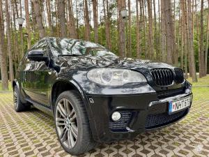 Black BMW X5 2012 in Kaunas, with an engine capacity of 2.98 L and mileage of 260 thousand km for 9500 €, photo 21 on AUTOMOTO.COM.LV