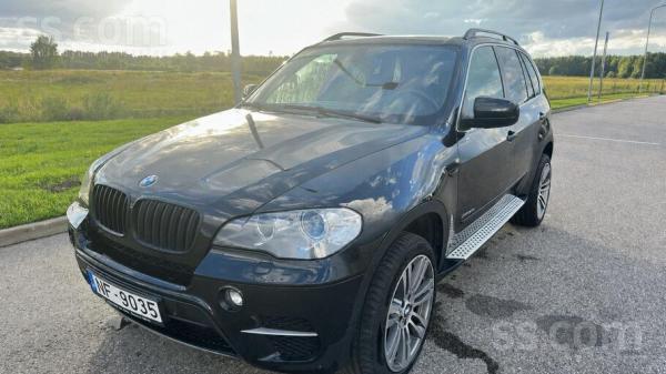Black BMW X5 2012 in Riga, with an engine capacity of 3.00 L and mileage of 0 thousand km for 12700 €, photo 1 on AUTOMOTO.COM.LV