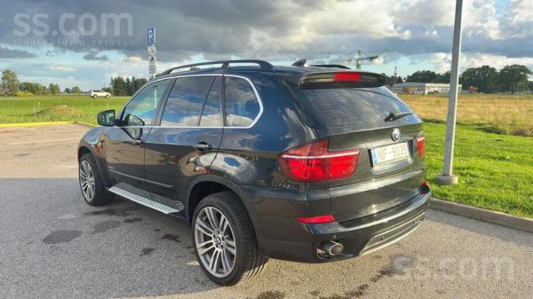 Black BMW X5 2012 in Riga, with an engine capacity of 3.00 L and mileage of 0 thousand km for 12700 €, photo 6 on AUTOMOTO.COM.LV