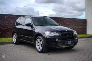 Black BMW X5 2012 in Marijampole, with an engine capacity of 2.99 L and mileage of 273 thousand km for 10450 €, photo  on AUTOMOTO.COM.LV