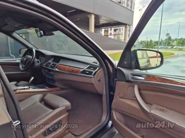 Melns BMW X5 2012 Tallina, ar dzinēja tilpumu 3.00 L un nobraukumu 164 tūkst. km par 14900 €, foto 7 vietnē AUTOMOTO.COM.LV