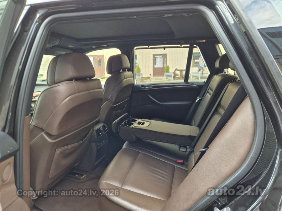 Melns BMW X5 2012 Tallina, ar dzinēja tilpumu 3.00 L un nobraukumu 164 tūkst. km par 14900 €, foto 15 vietnē AUTOMOTO.COM.LV
