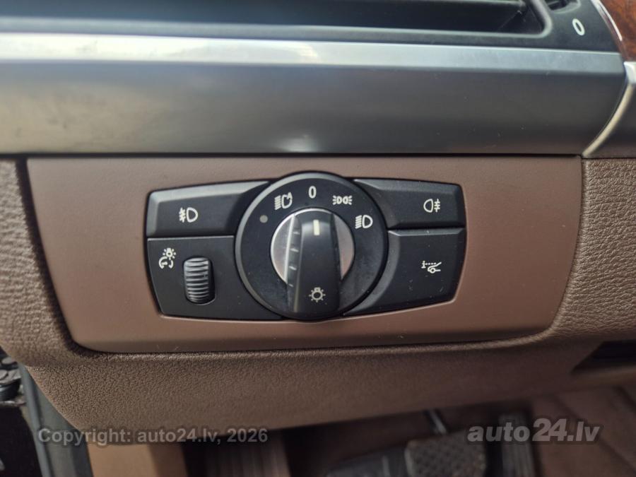 Melns BMW X5 2012 Tallina, ar dzinēja tilpumu 3.00 L un nobraukumu 164 tūkst. km par 14900 €, foto 28 vietnē AUTOMOTO.COM.LV