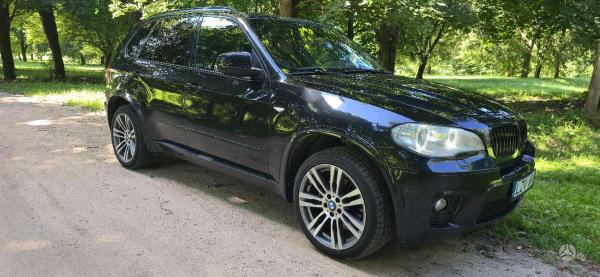 Black BMW X5 2012 in Vilnius, with an engine capacity of 2.99 L and mileage of 234 thousand km for 11500 €, photo 1 on AUTOMOTO.COM.LV