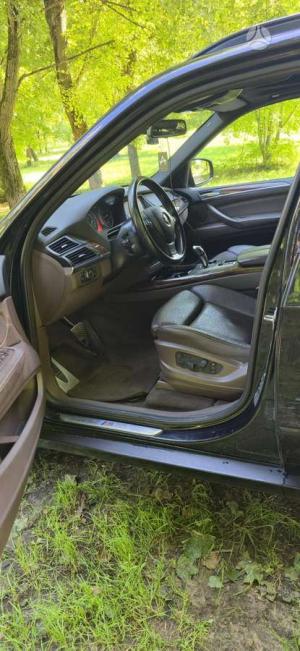 Black BMW X5 2012 in Vilnius, with an engine capacity of 2.99 L and mileage of 234 thousand km for 11500 €, photo 10 on AUTOMOTO.COM.LV