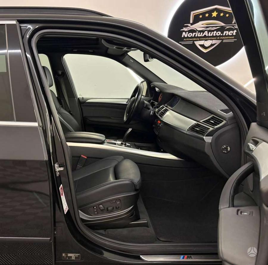 Melns BMW X5 2012 Marijampole, ar dzinēja tilpumu 3.00 L un nobraukumu 262 tūkst. km par 12900 €, foto 15 vietnē AUTOMOTO.COM.LV