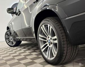 Melns BMW X5 2012 Marijampole, ar dzinēja tilpumu 3.00 L un nobraukumu 262 tūkst. km par 12900 €, foto 23 vietnē AUTOMOTO.COM.LV