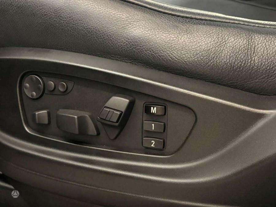 Melns BMW X5 2012 Marijampole, ar dzinēja tilpumu 3.00 L un nobraukumu 262 tūkst. km par 12900 €, foto 29 vietnē AUTOMOTO.COM.LV