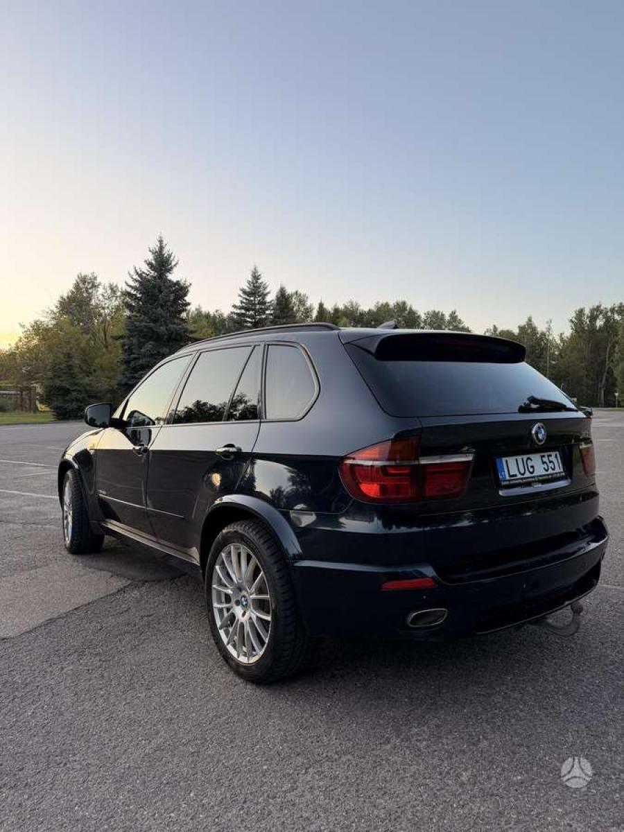 Melns BMW X5 2012 Elektrėnai, ar dzinēja tilpumu 2.99 L un nobraukumu 330 tūkst. km par 10900 €, foto 4 vietnē AUTOMOTO.COM.LV