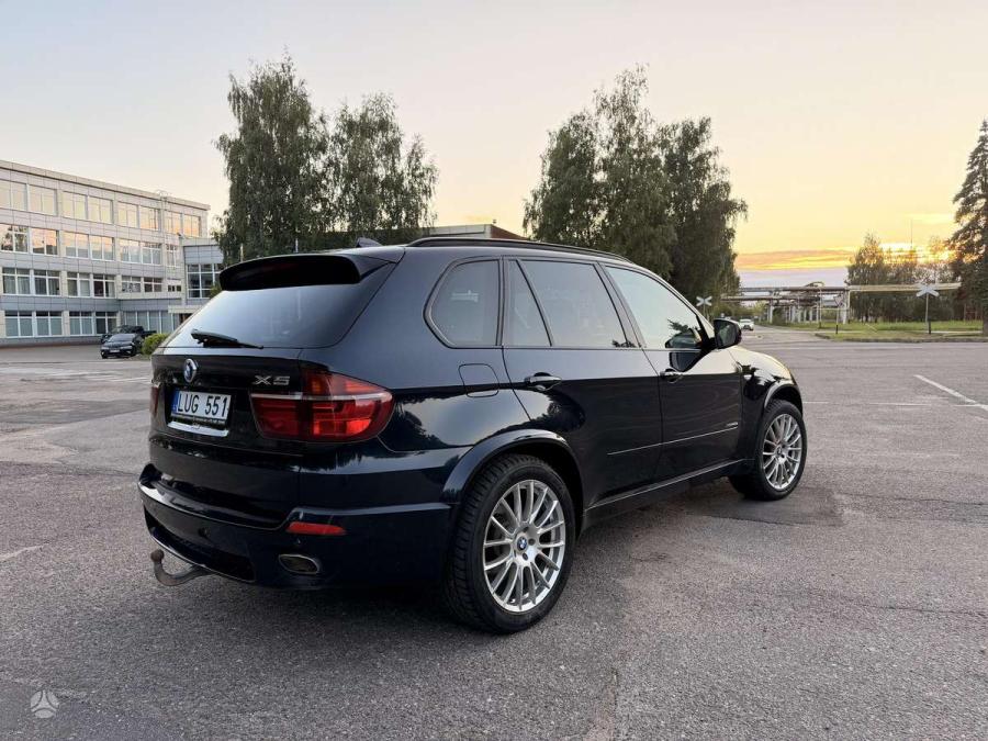 Melns BMW X5 2012 Elektrėnai, ar dzinēja tilpumu 2.99 L un nobraukumu 330 tūkst. km par 10900 €, foto 6 vietnē AUTOMOTO.COM.LV