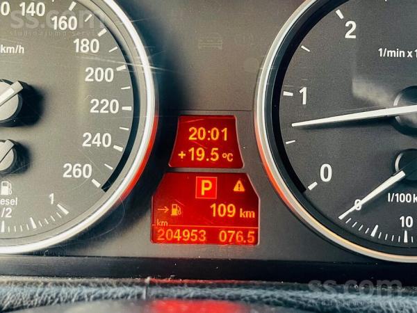 BMW X5 2012 Jelgava vietnē Melns BMW X5 2012 Jelgava, ar dzinēja tilpumu 3.00 L un nobraukumu 205 tūkst. km par 13000 €, foto 1 vietnē AUTOMOTO.COM.LV