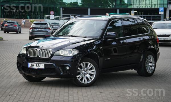 Melns BMW X5 2012 Rīga, ar dzinēja tilpumu 3.00 L un nobraukumu 358 tūkst. km par 9950 €, foto 1 vietnē AUTOMOTO.COM.LV
