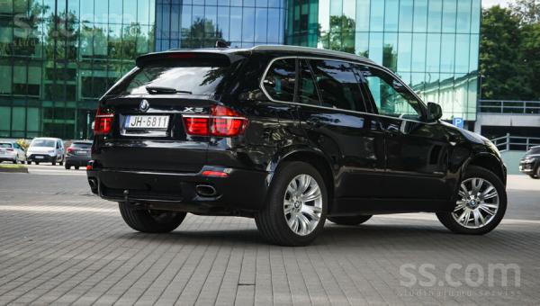 Melns BMW X5 2012 Rīga, ar dzinēja tilpumu 3.00 L un nobraukumu 358 tūkst. km par 9950 €, foto 6 vietnē AUTOMOTO.COM.LV